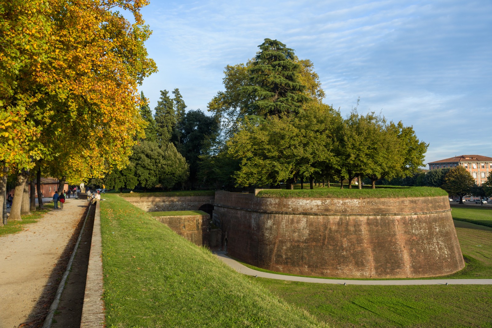 Lucca - Things to do and travel guide